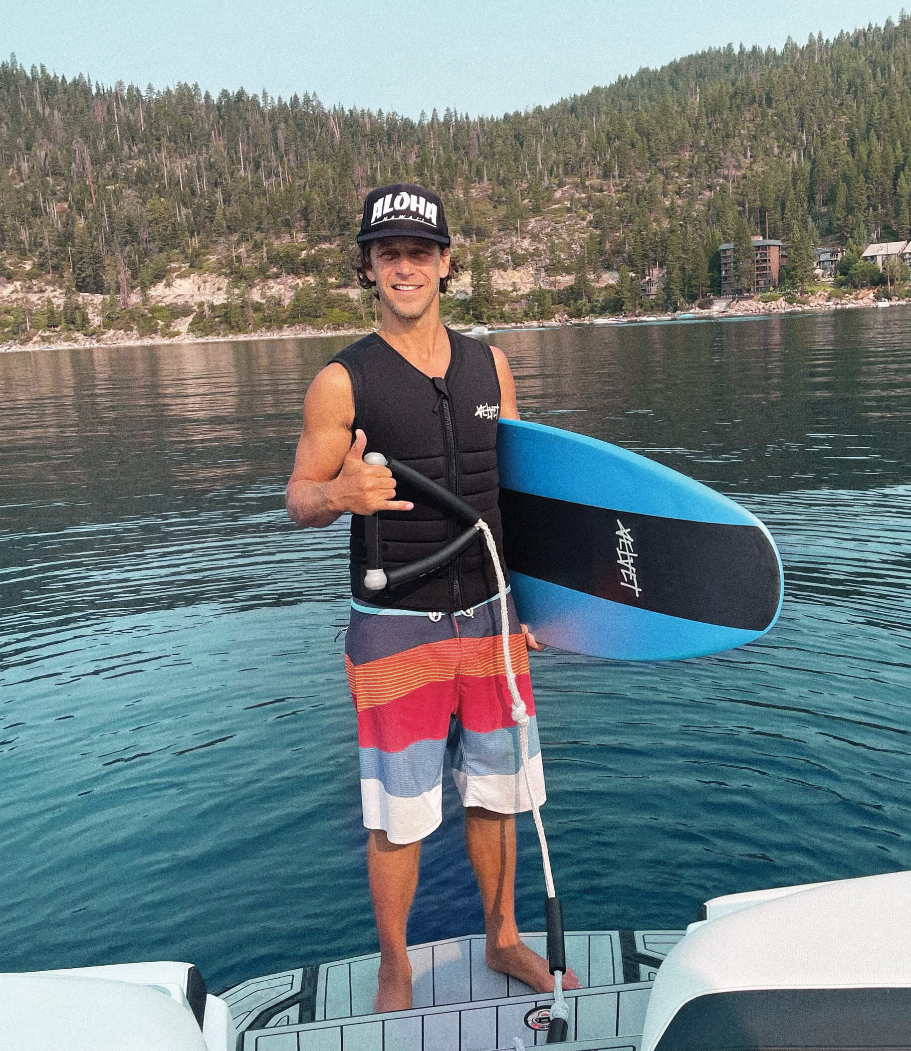 Men’s Flow Surf Vest – Velvet Wake